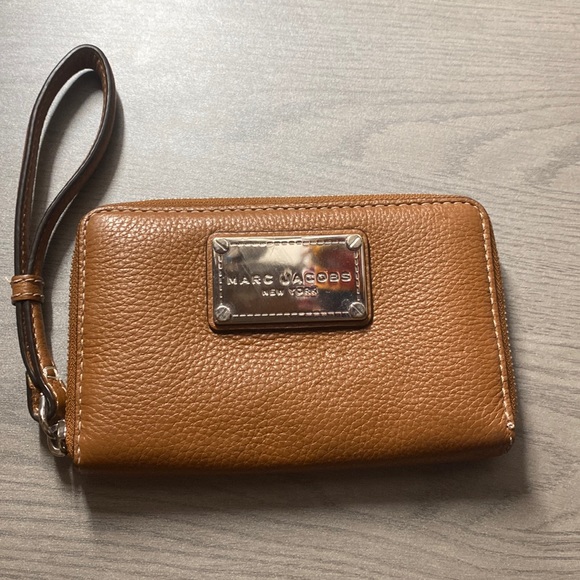 Marc Jacobs | Bags | Marc Jacobs New York Wrist Wallet | Poshmark
